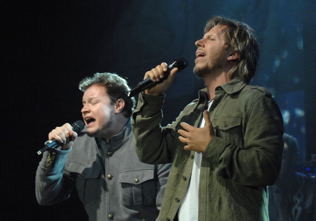 Sin Bandera Playlist | POPSUGAR Latina