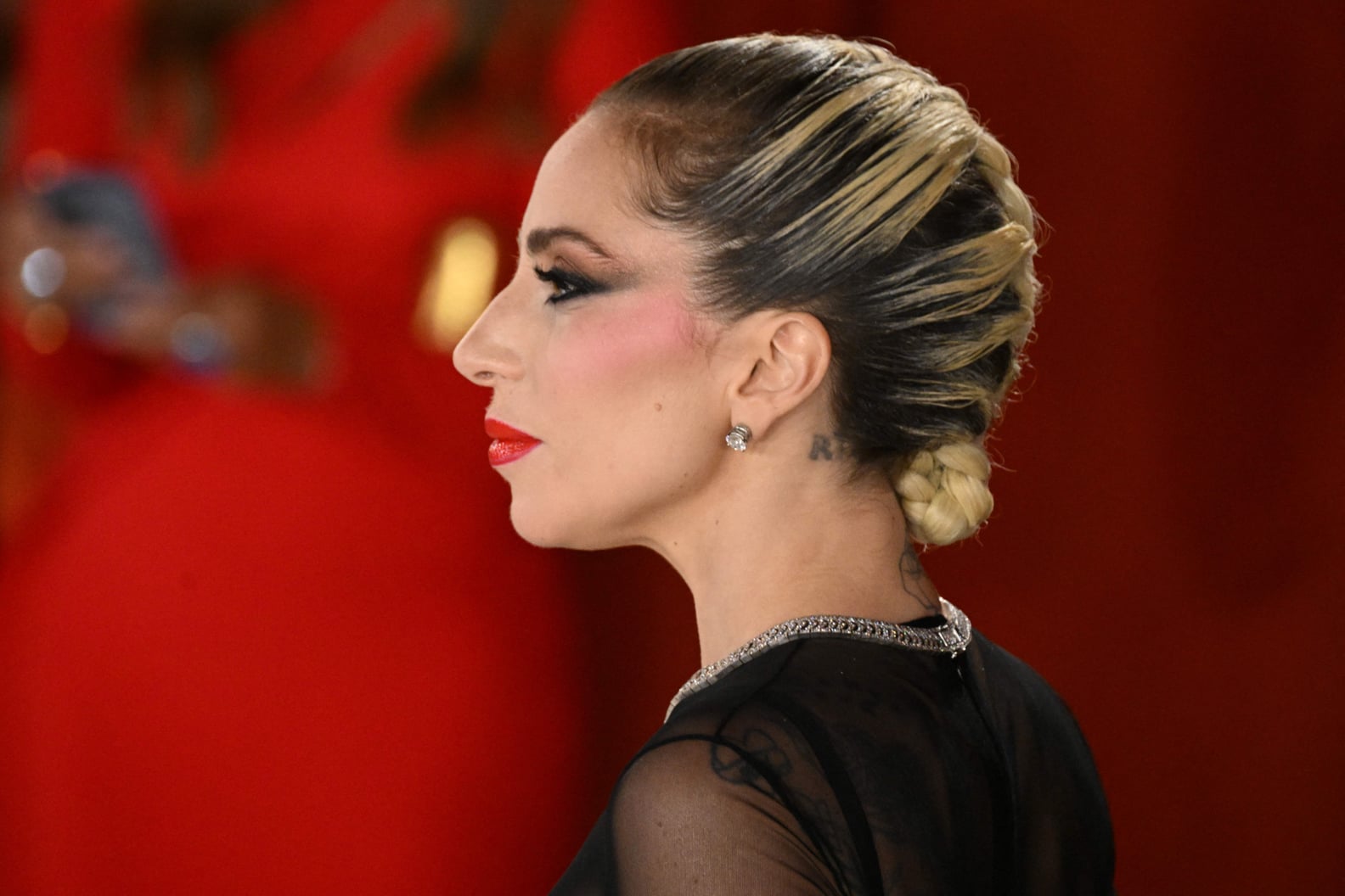 Lady Gaga's Shadow Roots at the 2023 Oscars | POPSUGAR Beauty