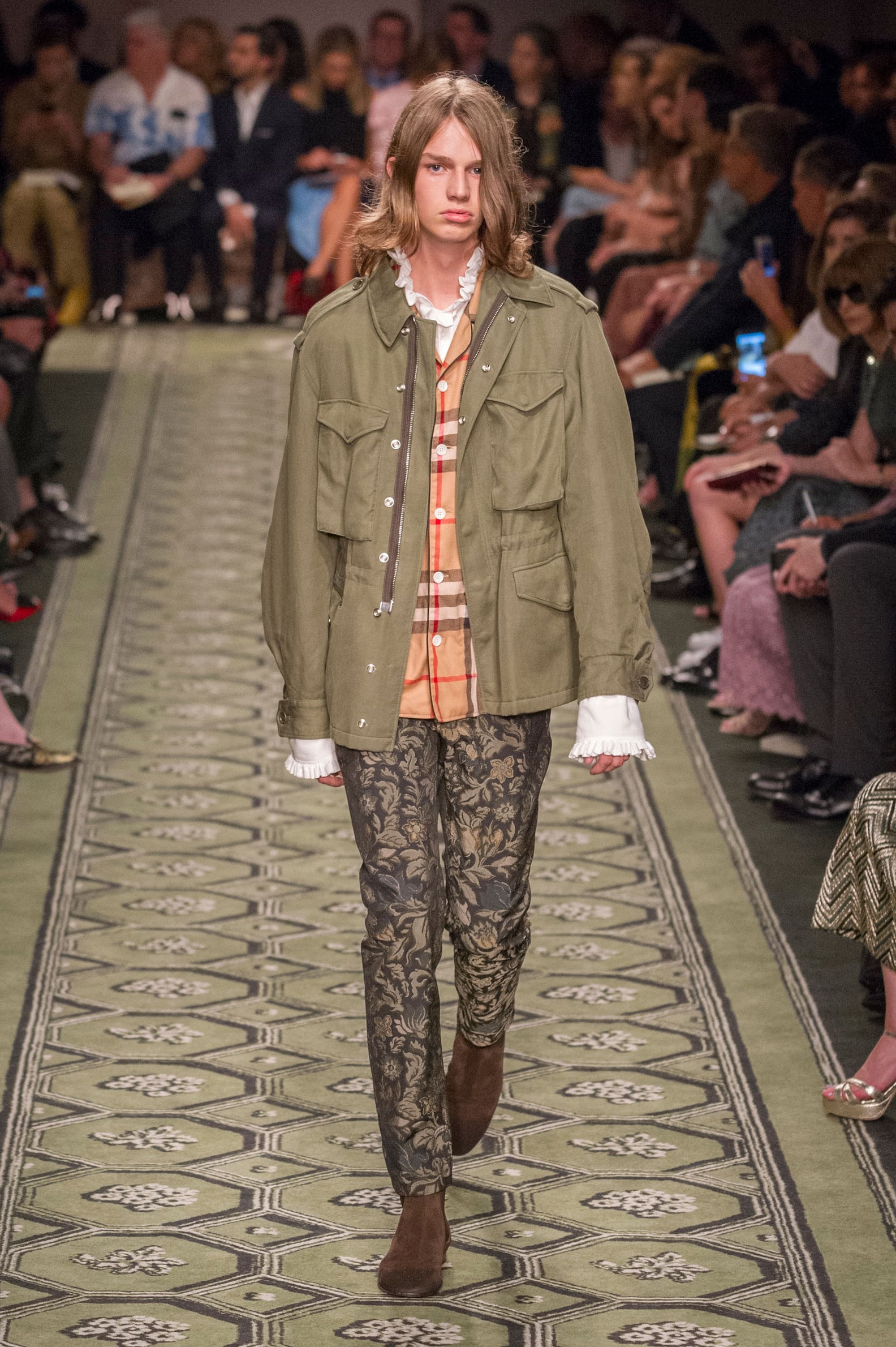 Burberry Runway Show September 2016 | PS Fashion