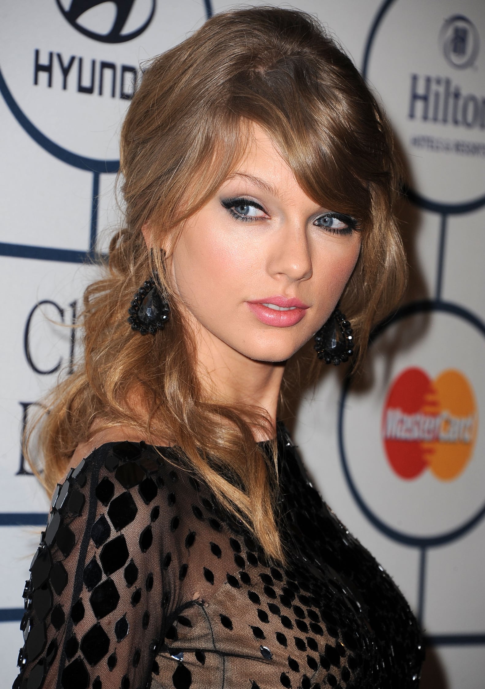 Taylor Swift's Eyebrows | PS Celebrity
