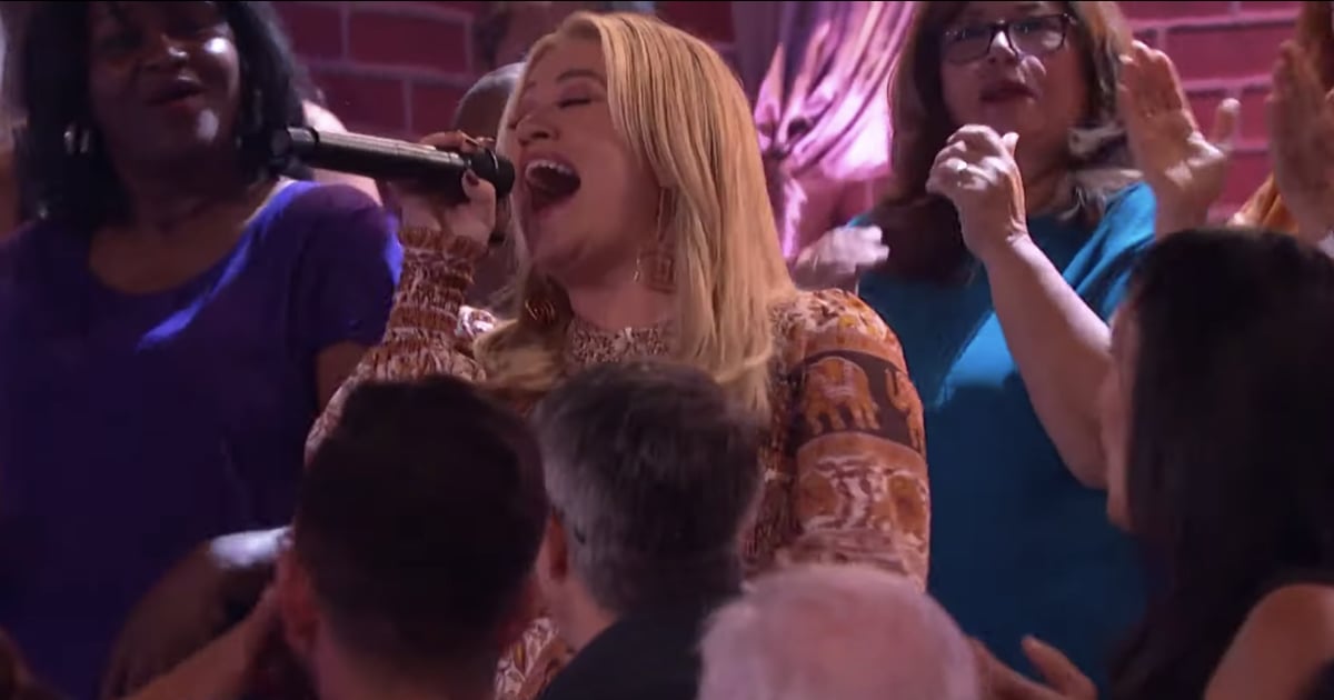 Kelly Clarkson Singing "I Wanna Dance With Somebody" Video | POPSUGAR ...