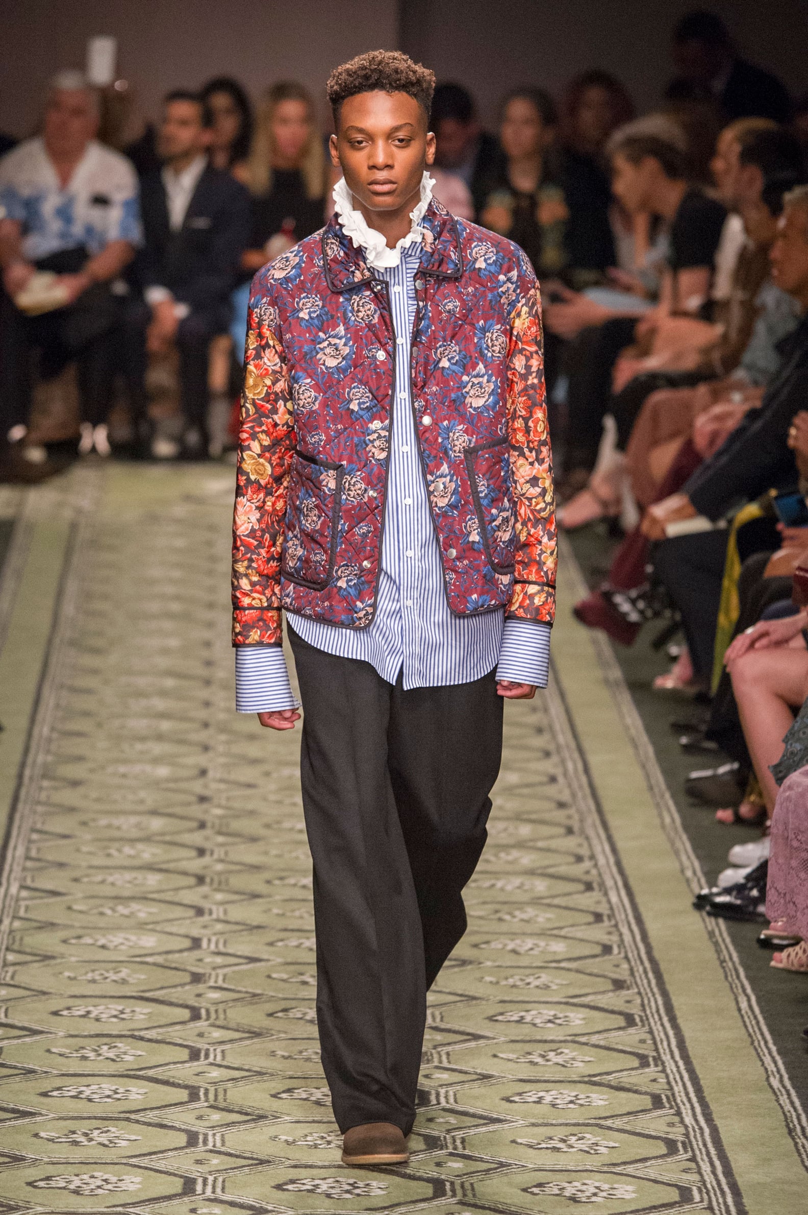 Burberry Runway Show September 2016 | PS Fashion