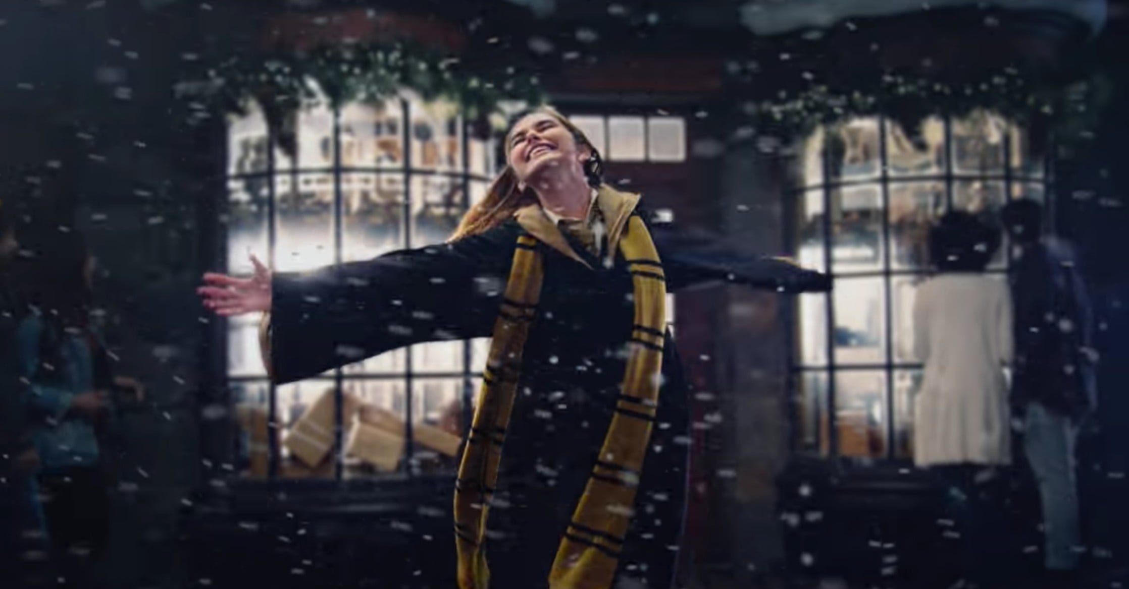 Holiday Snow at Wizarding World of Harry Potter California | PS Family