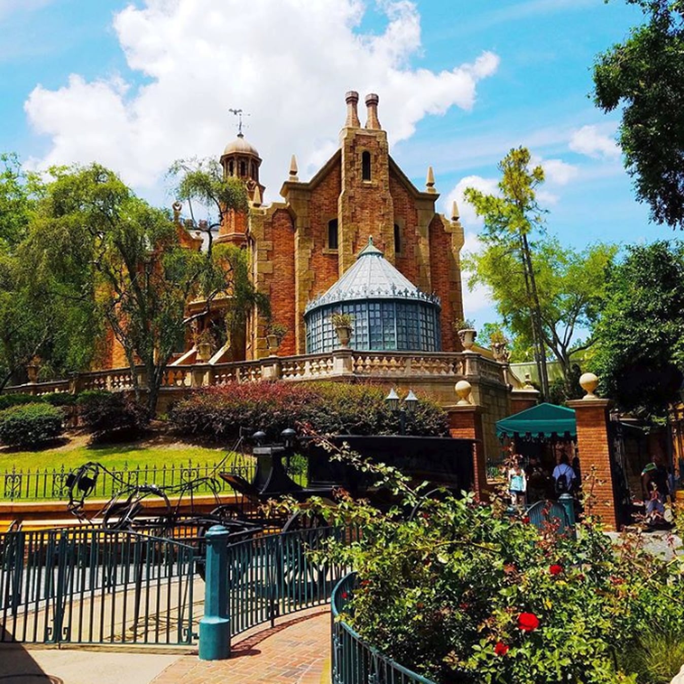 Fun Facts About Disney's Haunted Mansion Ride | PS Smart Living