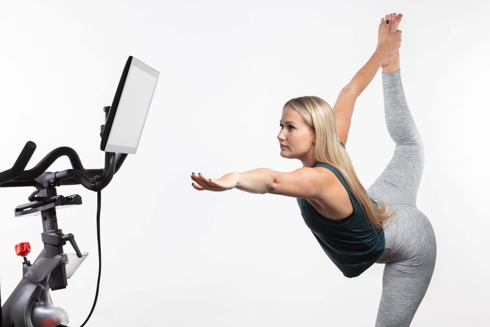 The Pivot Attaches to Your Peloton Bike to Swivel the Screen | PS Fitness