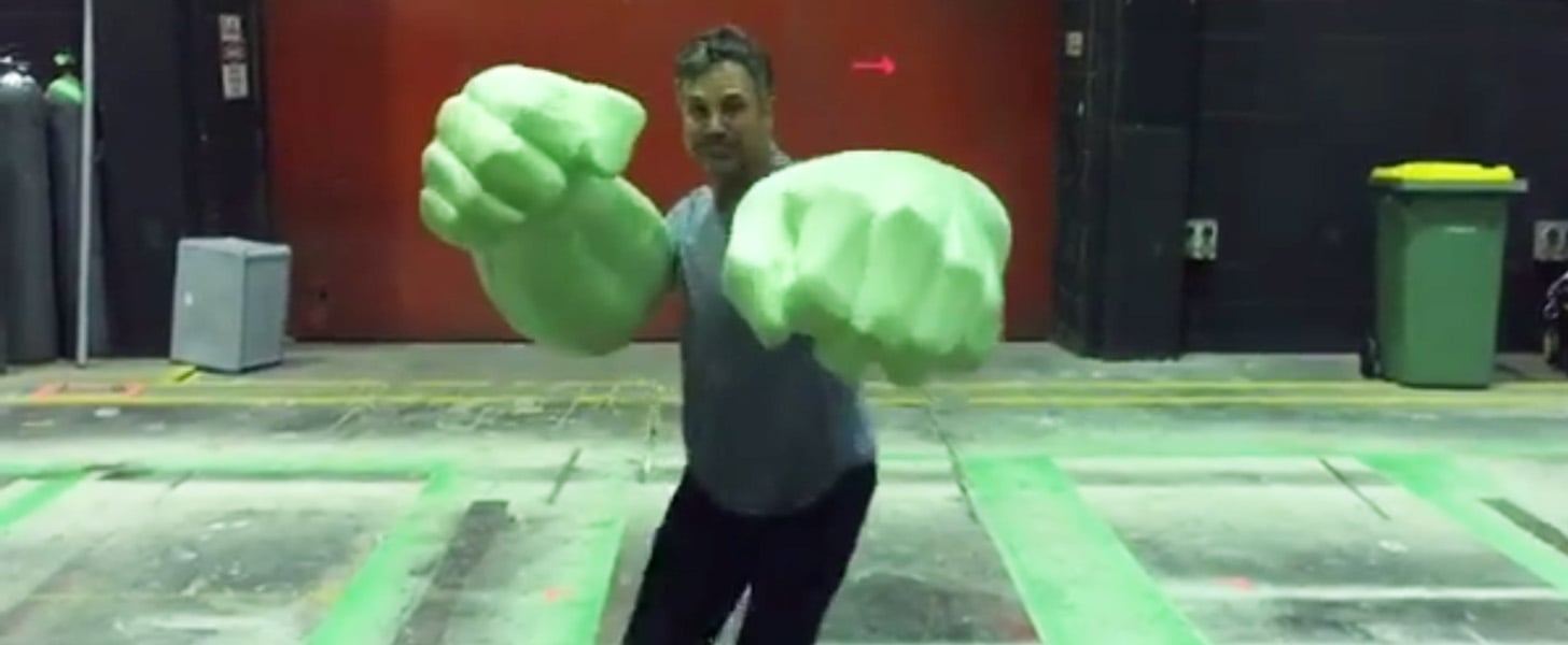Mark Ruffalo's Hulk Video From the Thor 3 Set | PS Entertainment