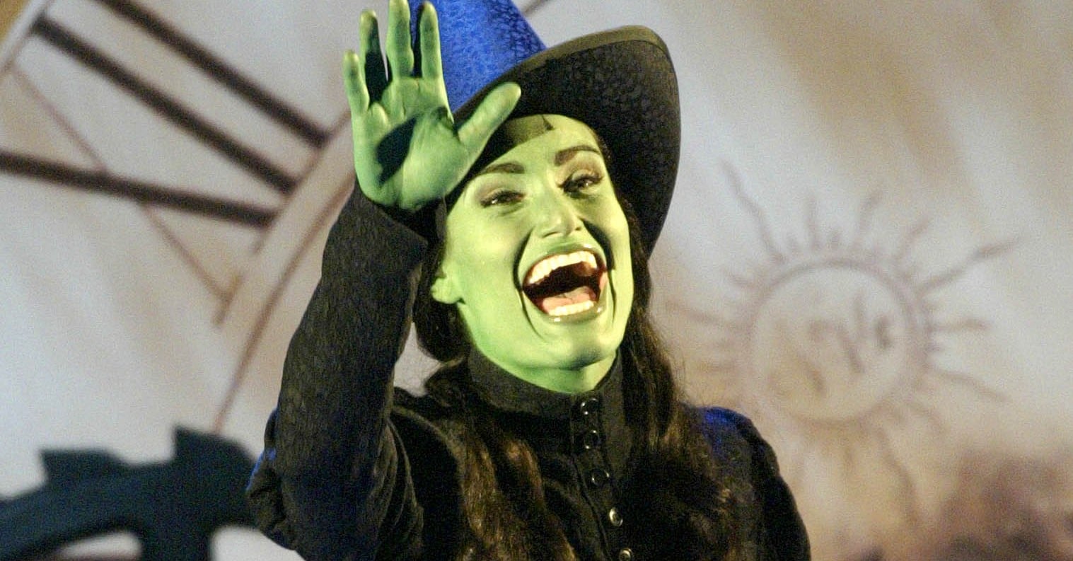 Idina Menzel Talks About Playing Elphaba in Wicked | PS Entertainment