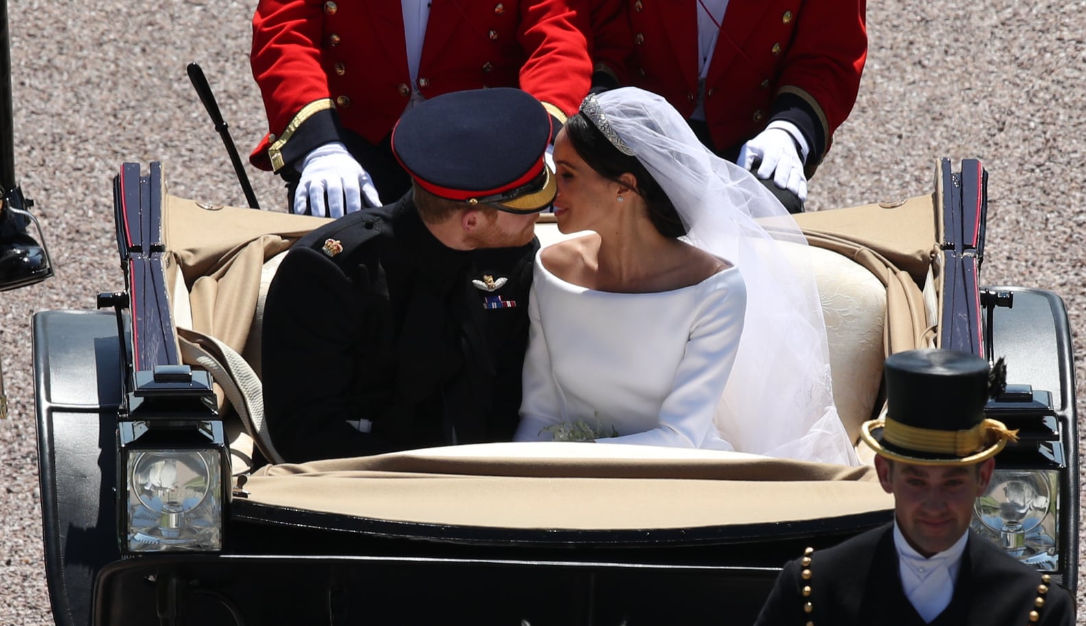 Royal Family PDA Pictures | PS Celebrity