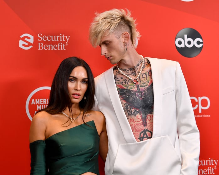 Megan Fox and Machine Gun Kelly's Matching Nail Art at AMAs | PS Beauty