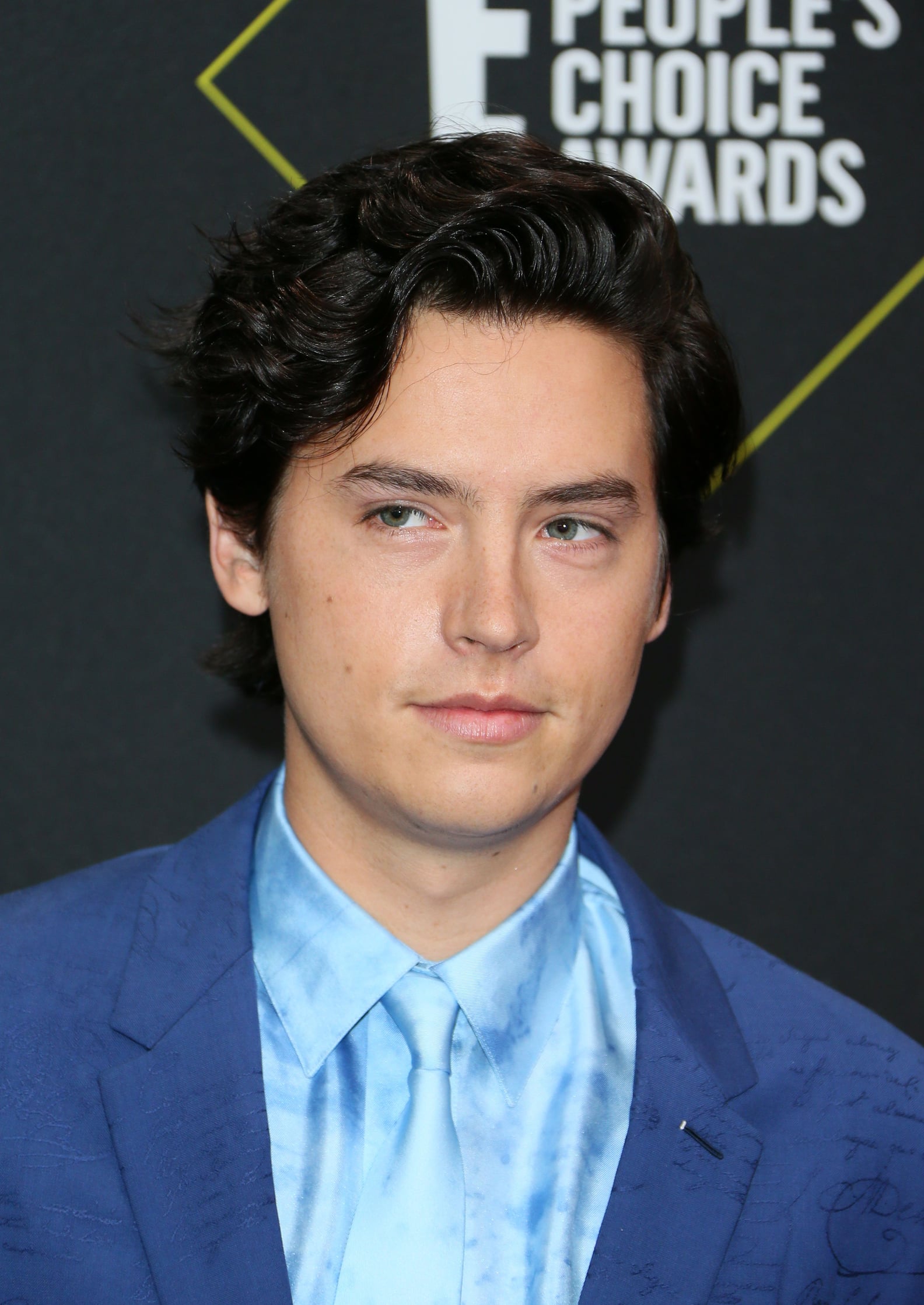 Cole Sprouse's Blue Suit at the 2019 People's Choice Awards | PS Fashion