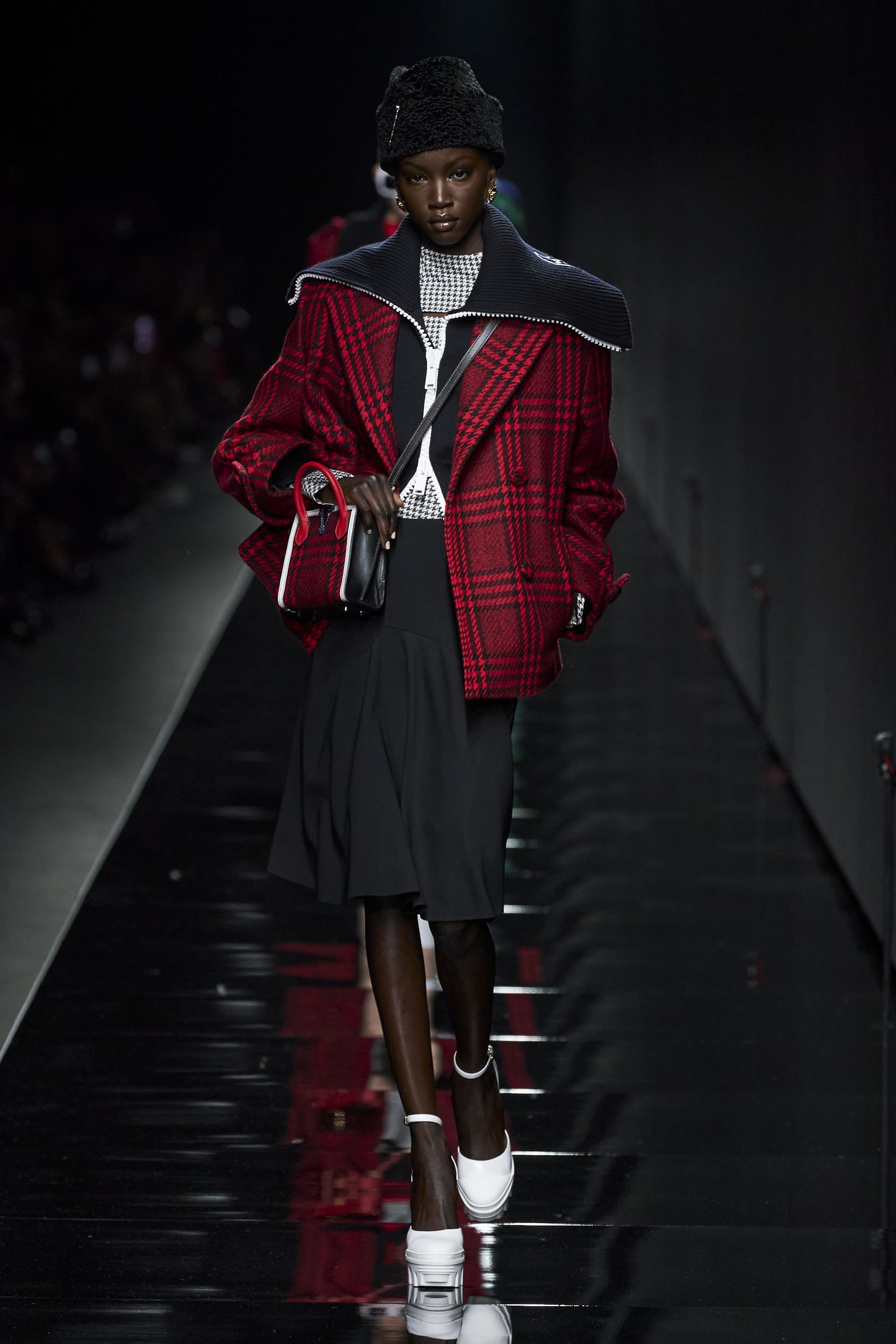 Versace's Fall/Winter 2020 Runway Show at Milan Fashion Week | PS Fashion