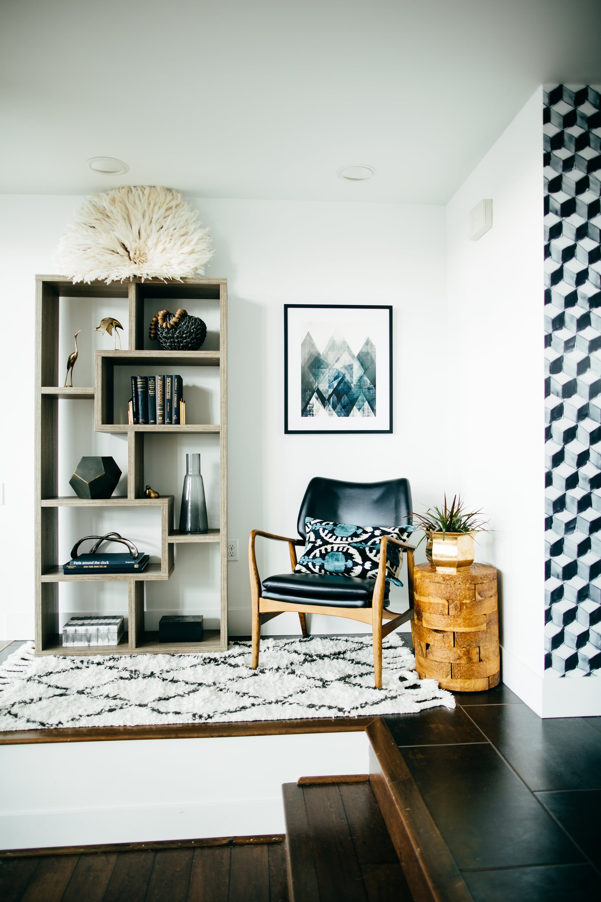 How High To Hang Pictures On The Wall POPSUGAR Smart Living how-high-to-hang-pictures-on-the-wall-popsugar-smart-living