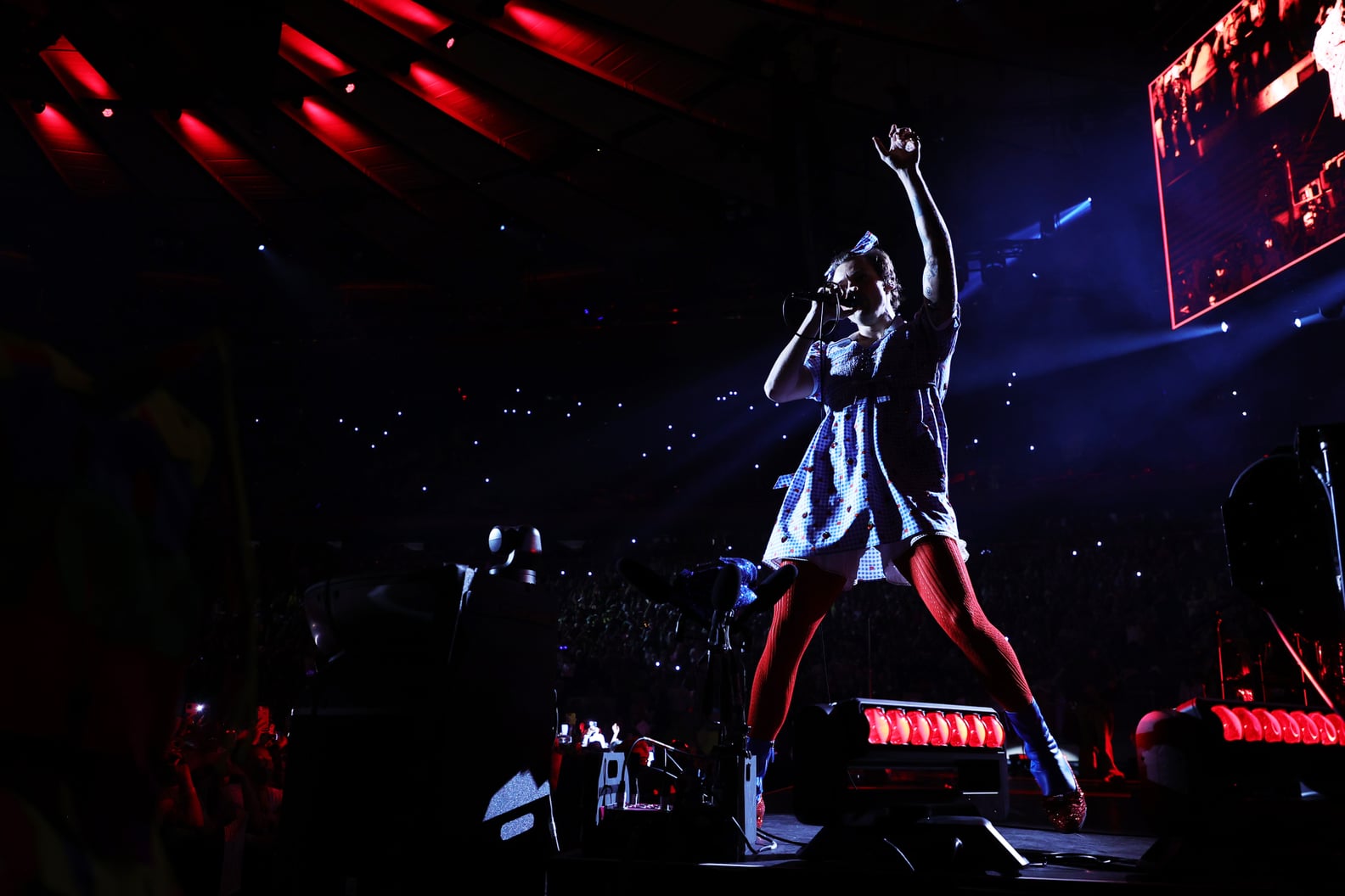 Harry Styles Covers "Somewhere Over the Rainbow" as Dorothy | PS ...