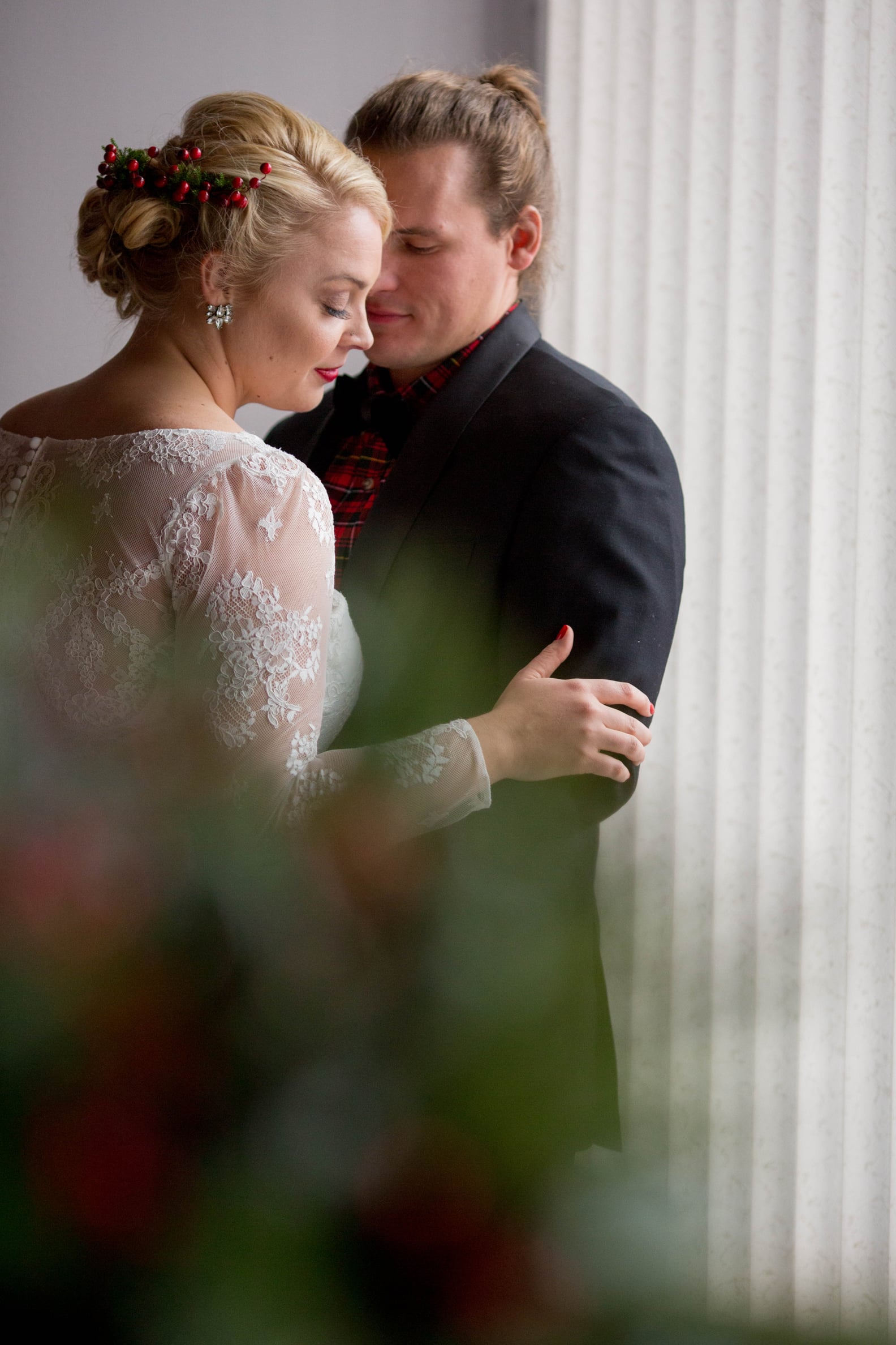 Plaid Holiday Wedding | PS Love