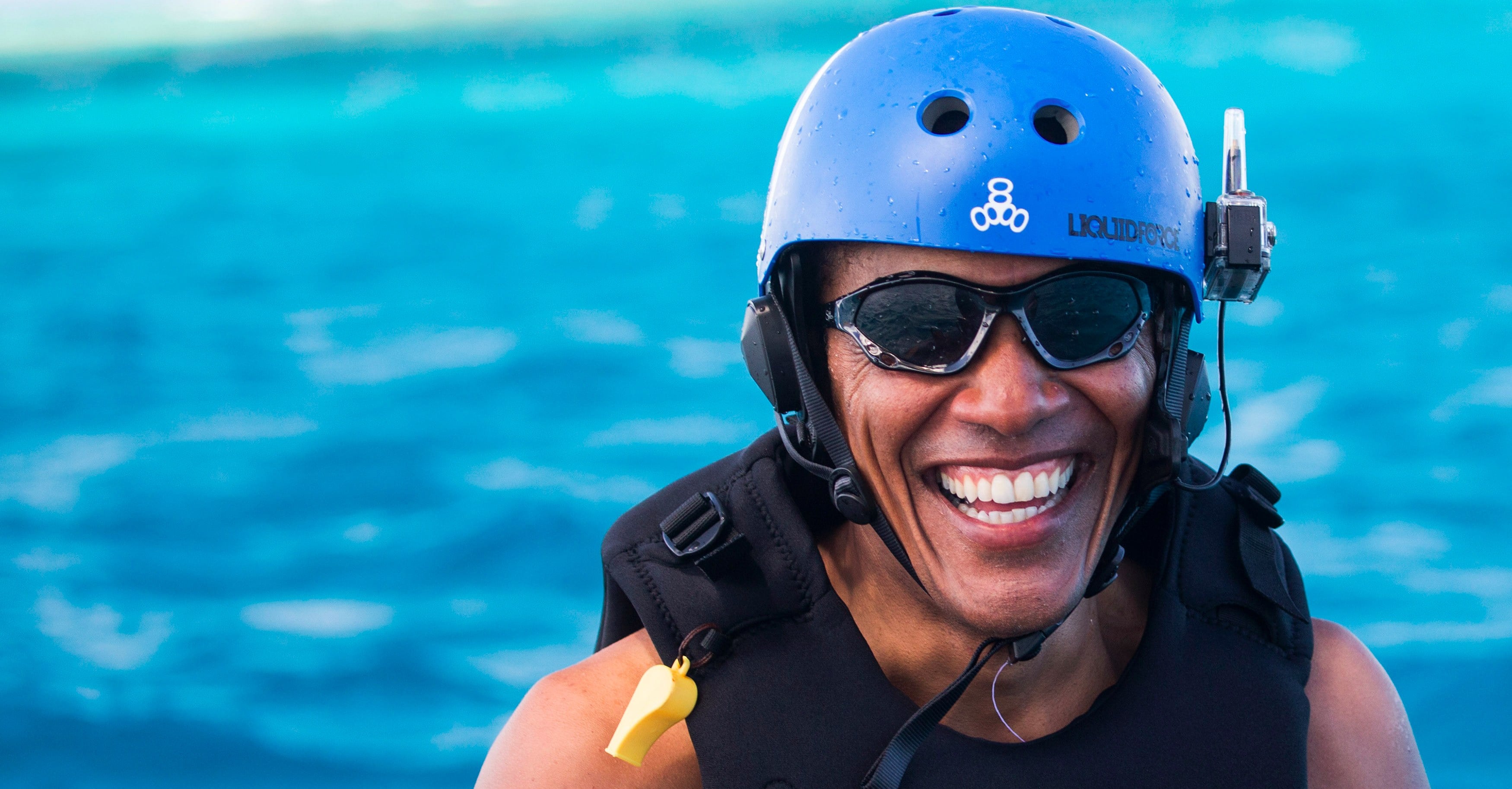 Barack Obama Kitesurfing in the Caribbean 2017 Pictures | PS Celebrity