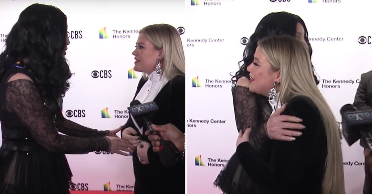 Kelly Clarkson Meeting Cher For the First Time Video | PS Celebrity
