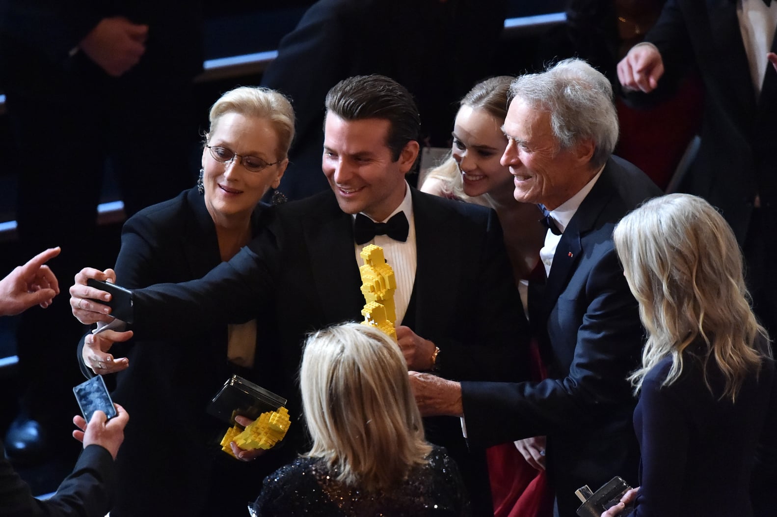 Bradley Cooper and Meryl Streep Take Oscars Selfies | Photos | PS Celebrity
