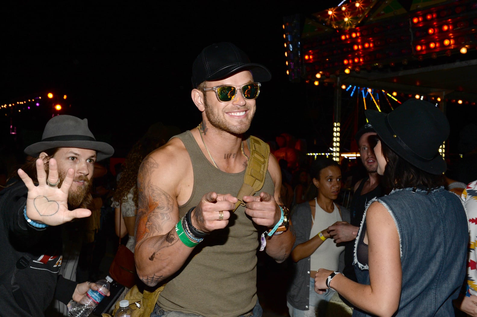 Celebrities Dancing at Coachella 2015 Pictures | PS Celebrity