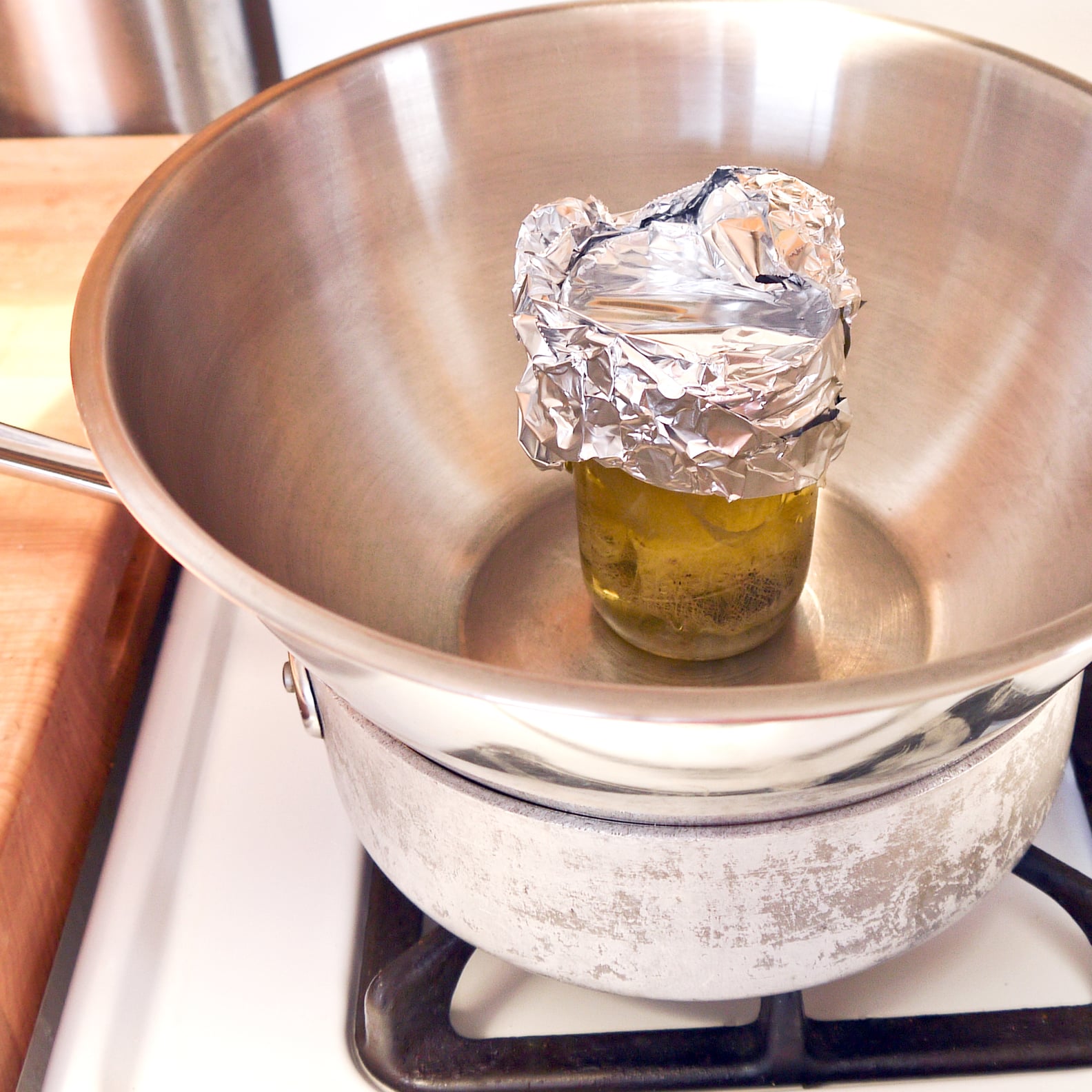 How to Make Clove Oil to Kill Mold | PS Smart Living