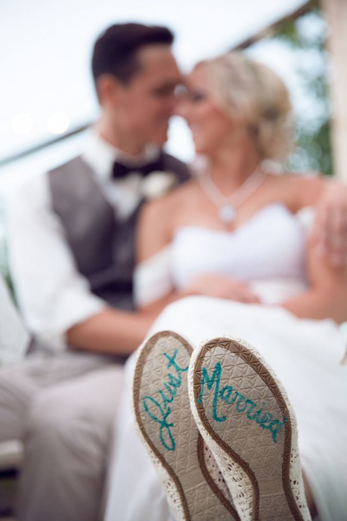 Bride and Groom Photo Ideas | PS Love