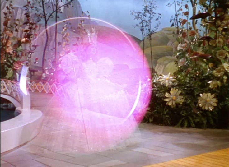 Glinda's Bubble in The Wizard of Oz | Katy Perry Grammys Performance ...
