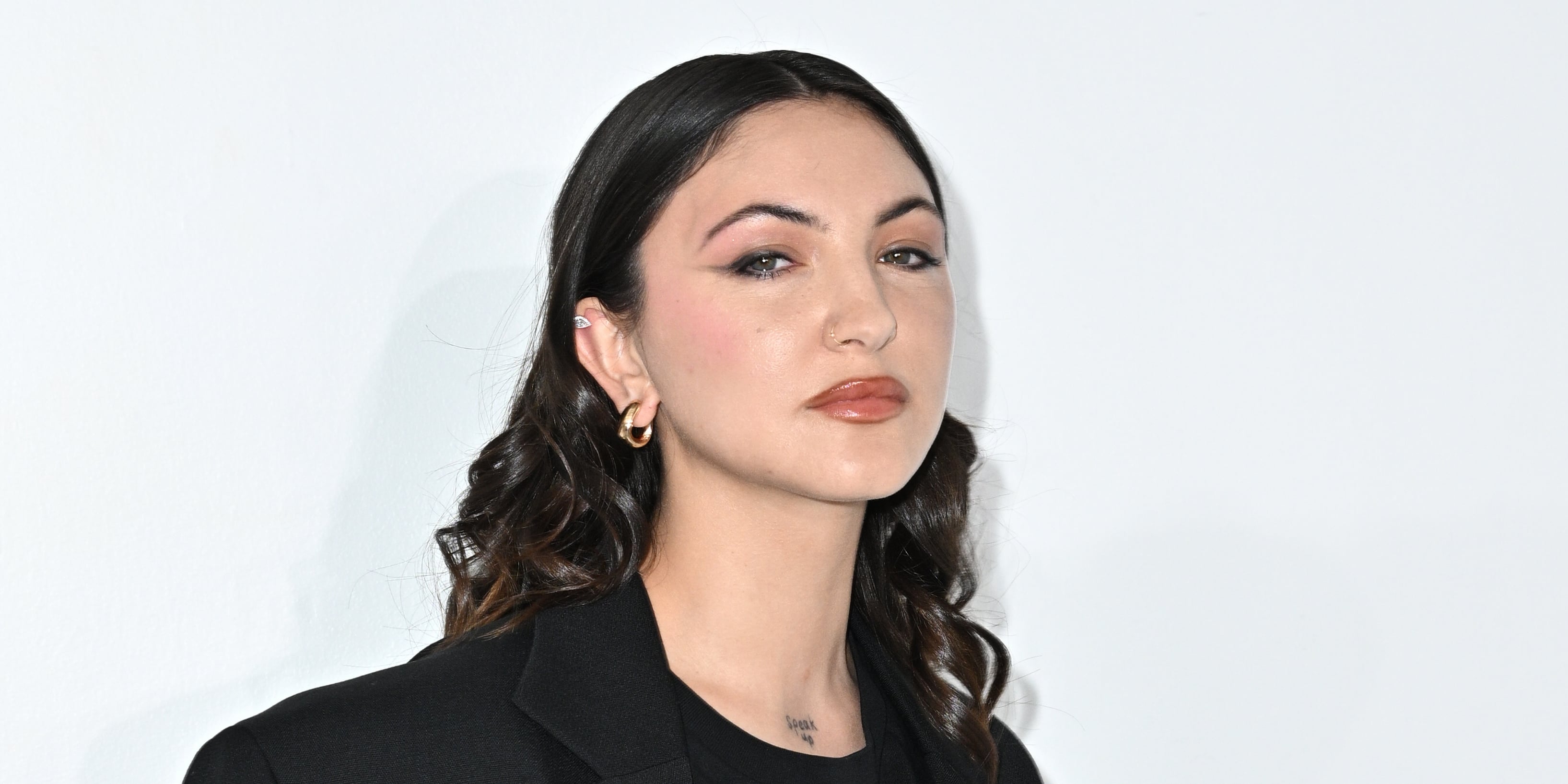 19 Celebrities Normalizing Armpit, Leg, and Other Body Hair | PS Beauty