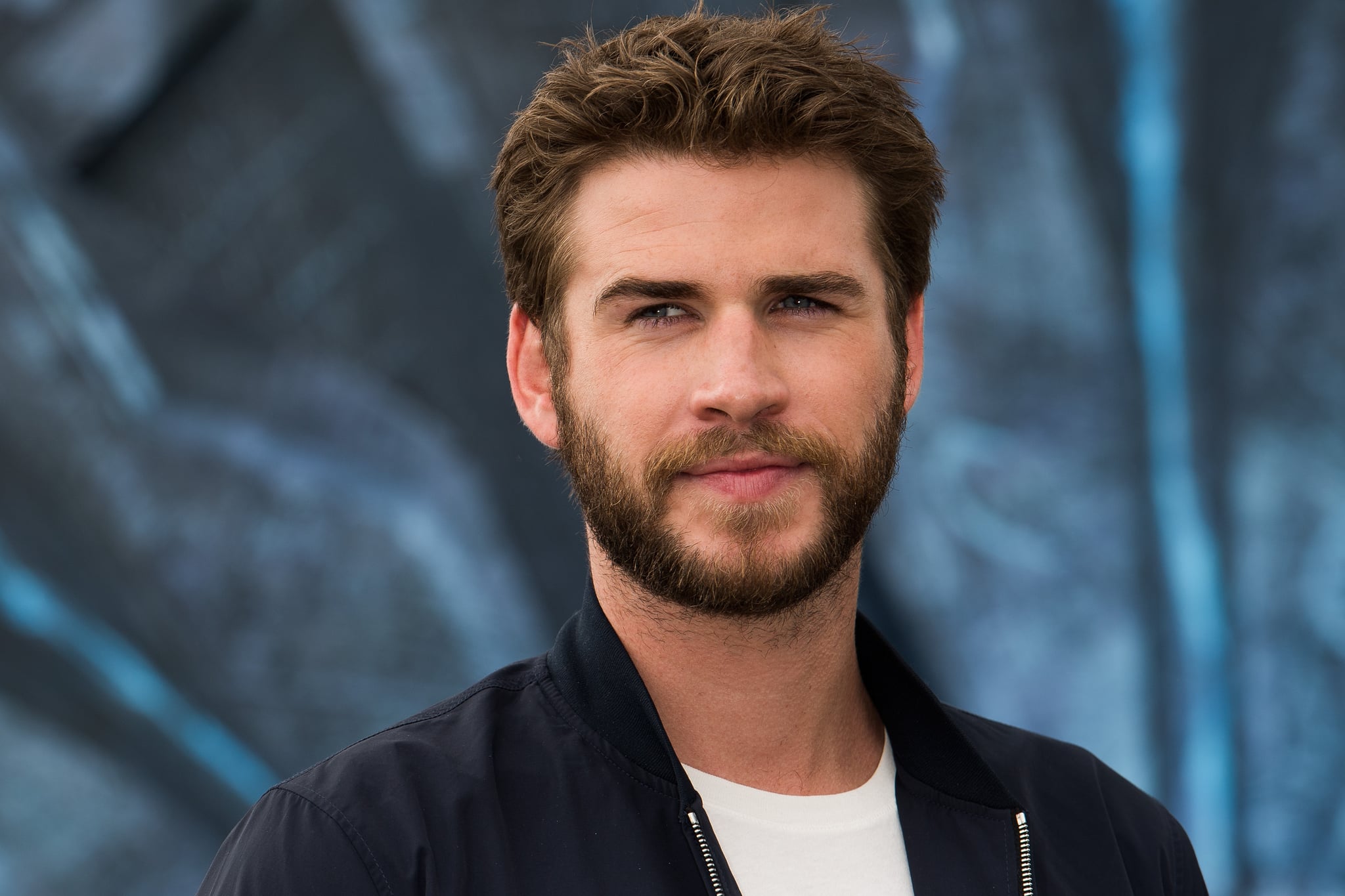 Liam Hemsworth California Woolsey Wildfire Photo | POPSUGAR Celebrity UK