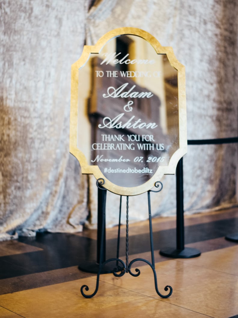 How to Incorporate Signs Into a Wedding | PS Love
