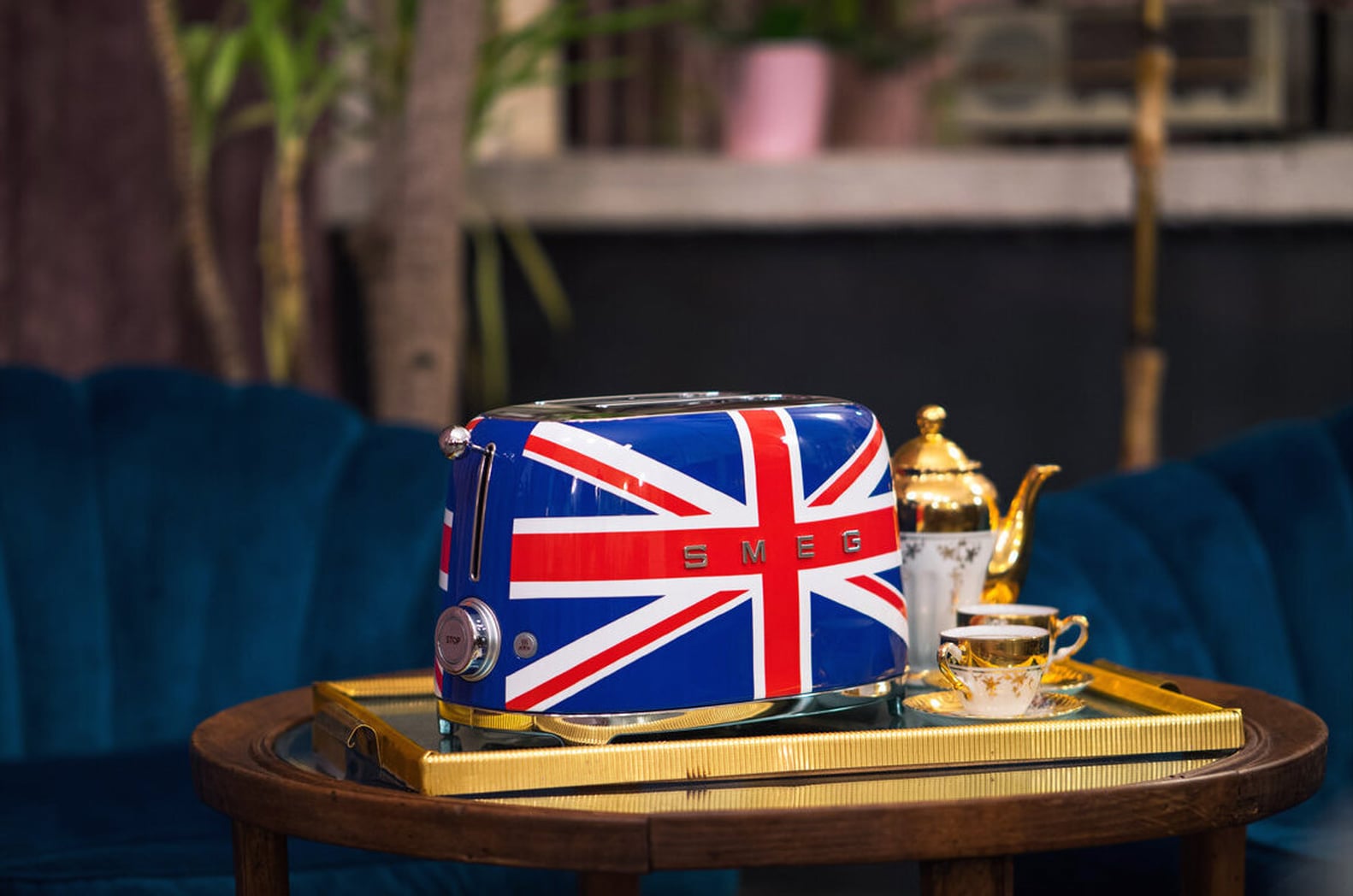 Shop Smeg's Kitschy Union Jack Toaster From Williams Sonoma | POPSUGAR Home
