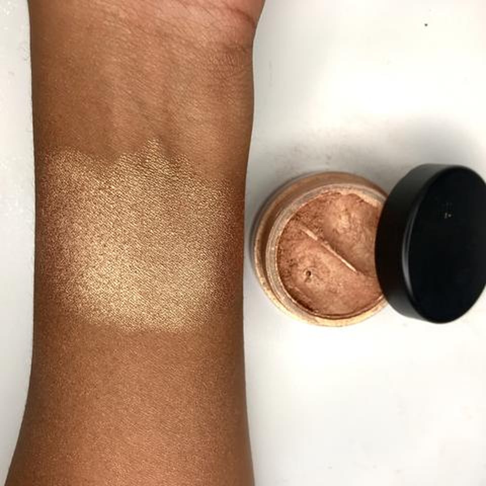 Rose Gold Highlighter For Deep Skin Tones MakeupforWOC | POPSUGAR Beauty