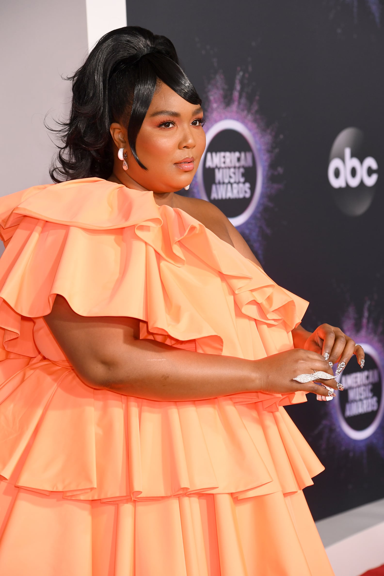 Lizzo's Crystal Nails at the 2019 American Music Awards | PS Beauty