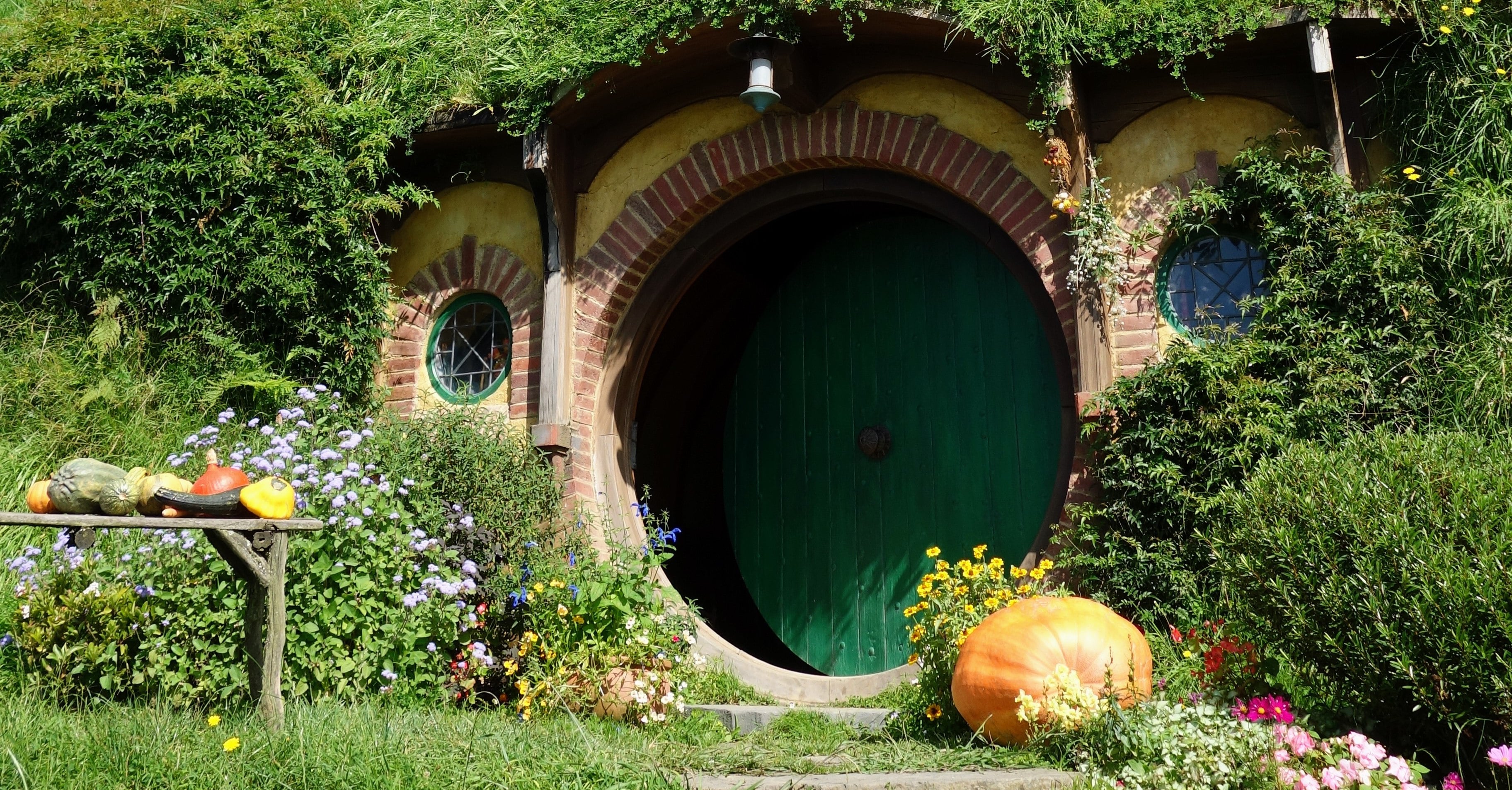 Hobbiton Movie Set Tour Review | PS Smart Living