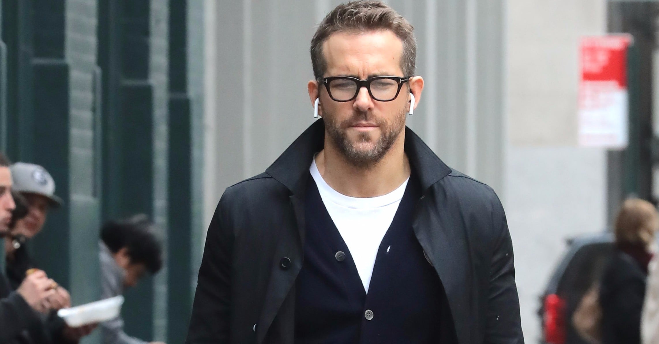 Ryan Reynolds Out in NYC Pictures November 2017 | PS Celebrity