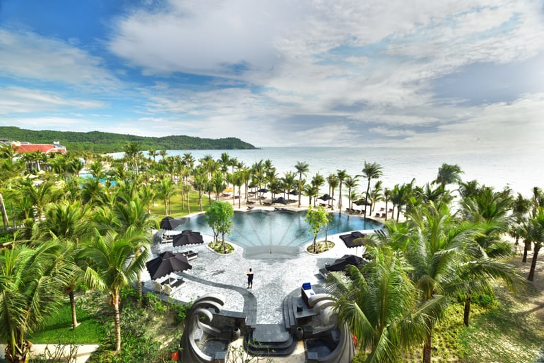 Mermaid Shell-Shaped Hotel Swimming Pool | PS Smart Living