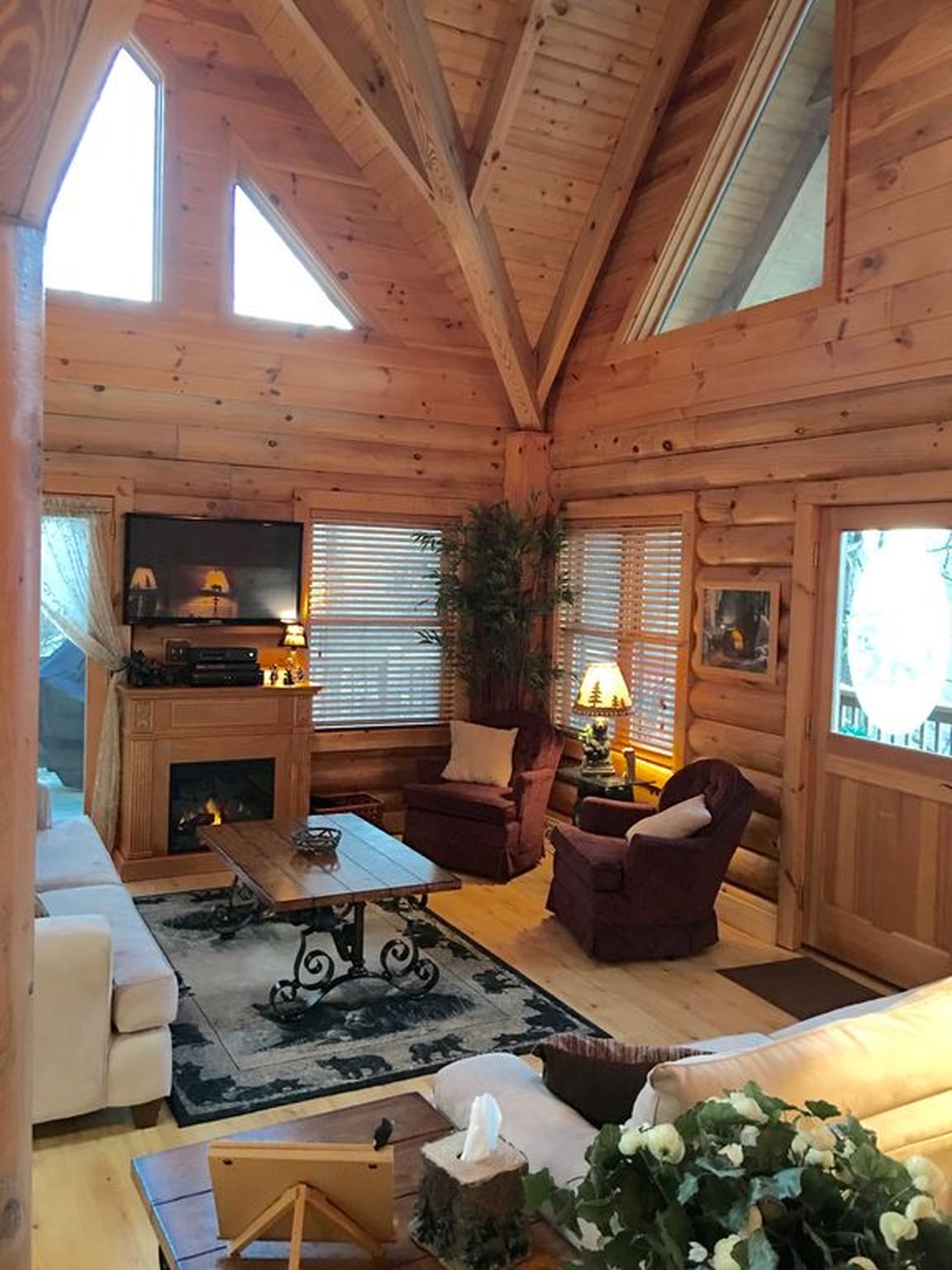 35 Charming Remote Cabin Rentals Across the US | PS Smart Living