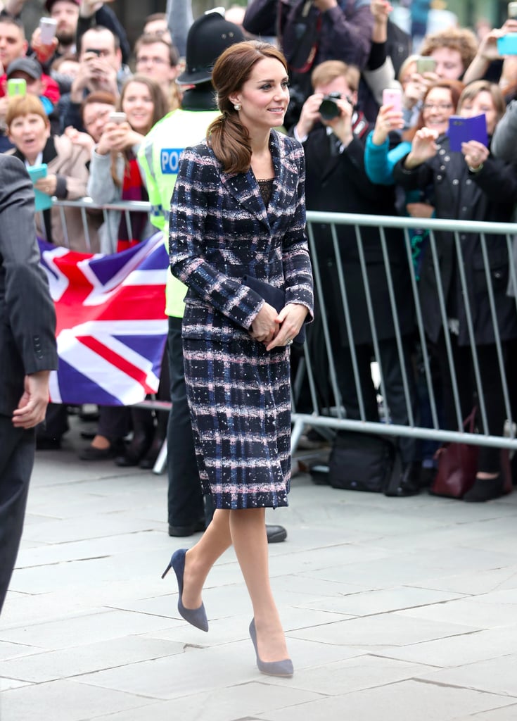Kate Middleton's Plaid Erdem Coat in Manchester October 2016 | POPSUGAR ... Kate Middleton's Plaid Erdem Coat in Manchester October 2016 | POPSUGAR ...