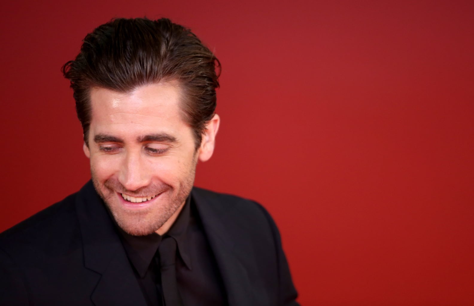 Jake Gyllenhaal Smiling Pictures | POPSUGAR Celebrity