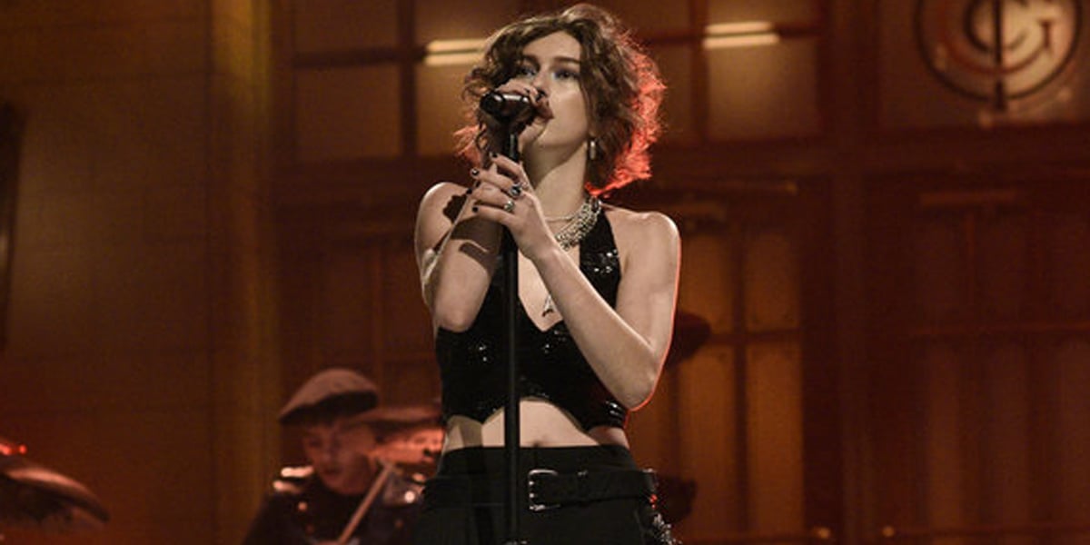 King Princess Sings "1950" and "Hit the Back" on SNL | PS Entertainment