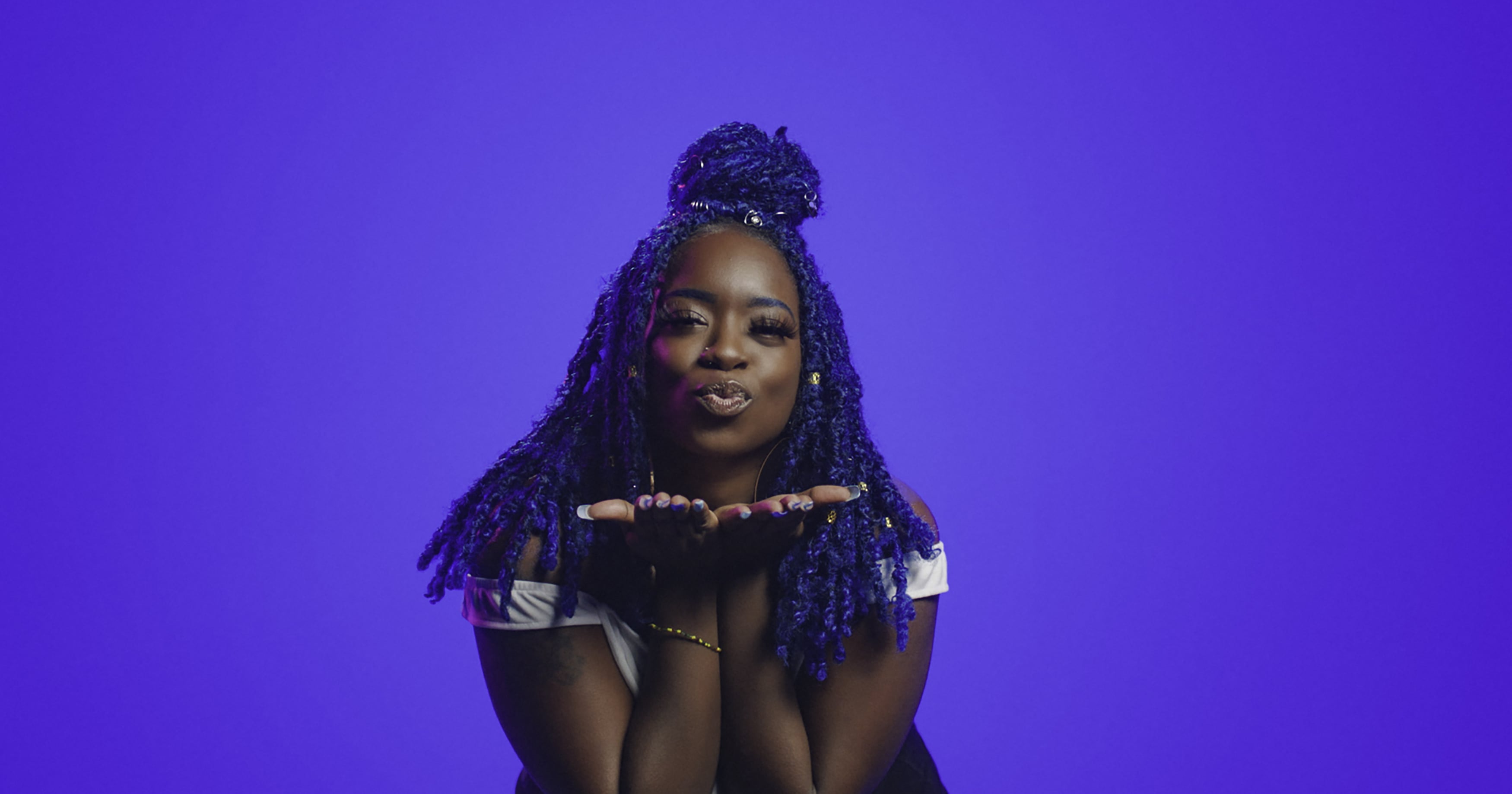 Meet Raven Sutton, the First Deaf Contestant on "The Circle" | POPSUGAR ...