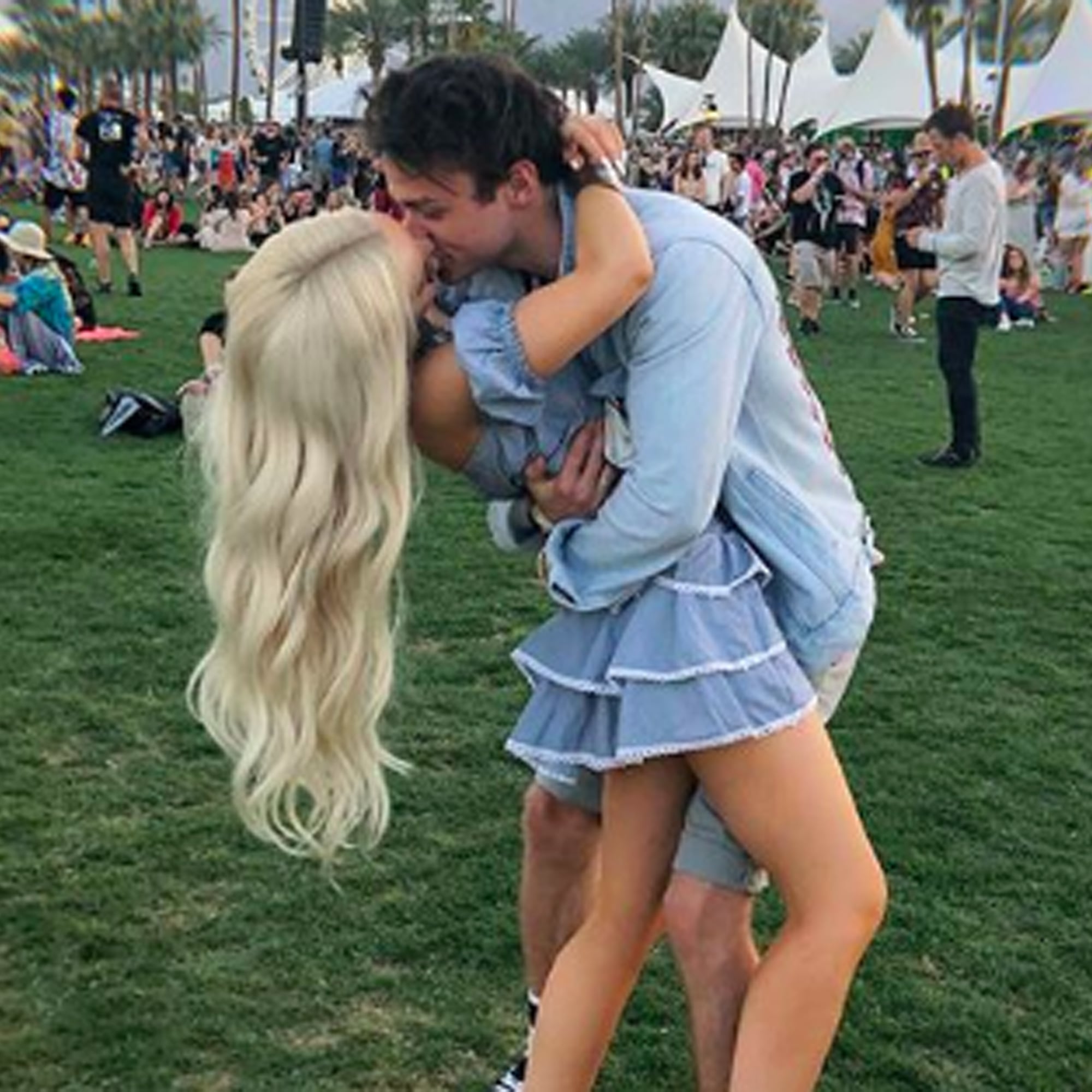 Dove Cameron And Thomas Doherty Pictures Ps Celebrity
