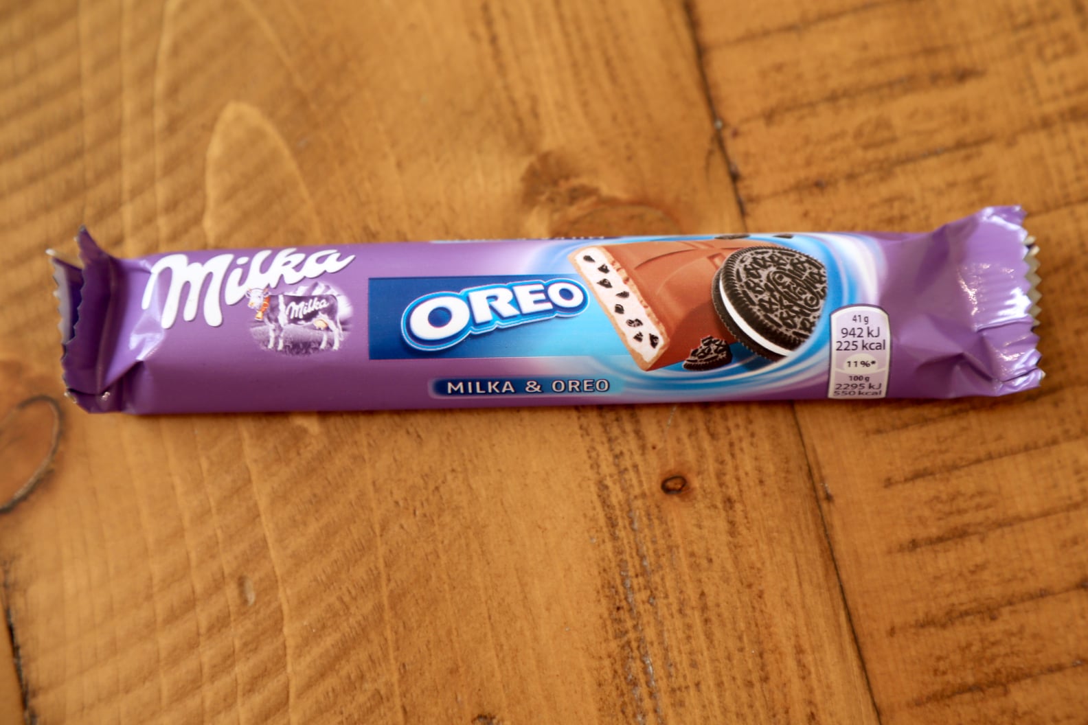 Milka Oreo Chocolate Candy Bar Review | PS Food