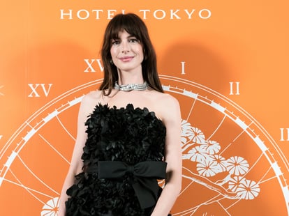 Anne Hathaway's Givenchy Rosette Dress at Bulgari Hotel | POPSUGAR Fashion