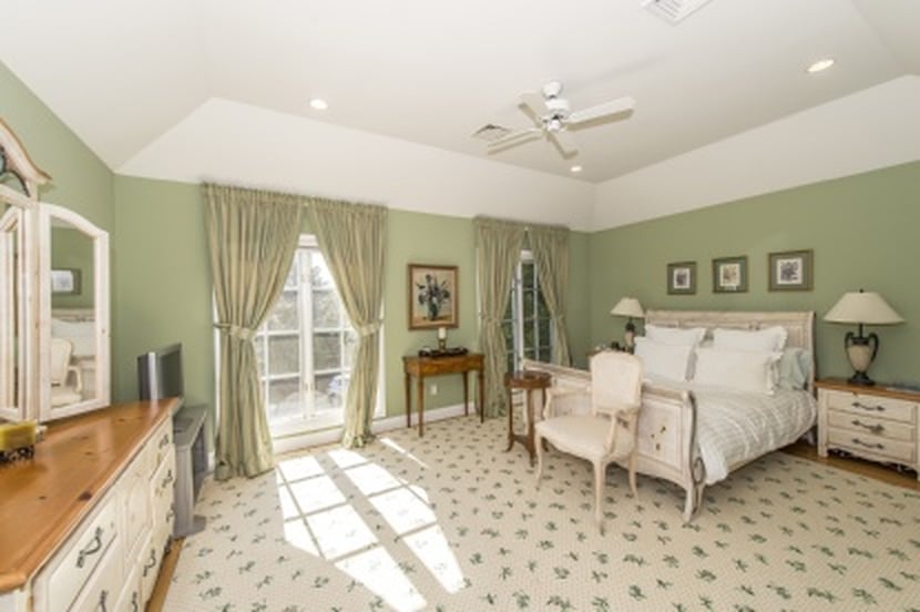 RHONY Star Ramona Singer Rents Her Hamptons House | PS Home