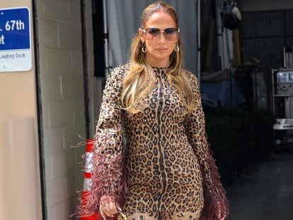 Jennifer Lopez Wears Head-to-Toe Valentino Leopard Print | POPSUGAR Fashion