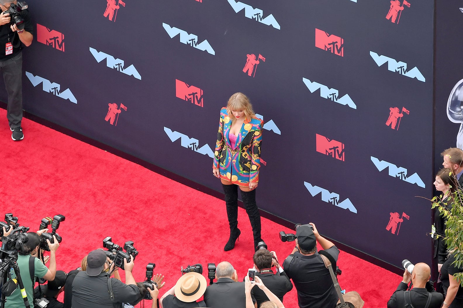 Taylor Swift's Outfit at VMAs 2019 | POPSUGAR Fashion