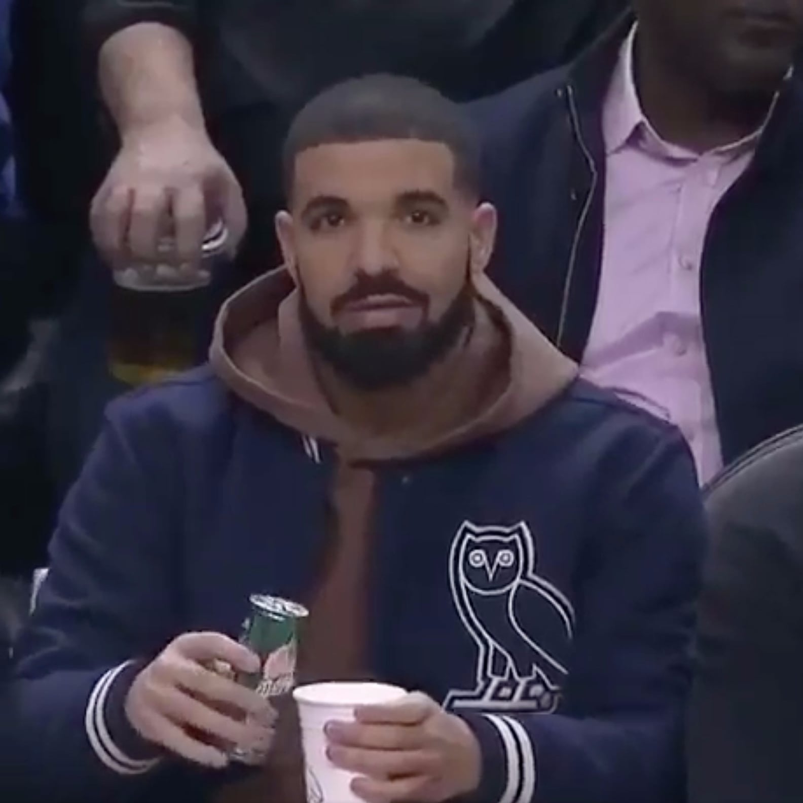 Drake Mixing His Own Drink at Basketball Game | PS Celebrity