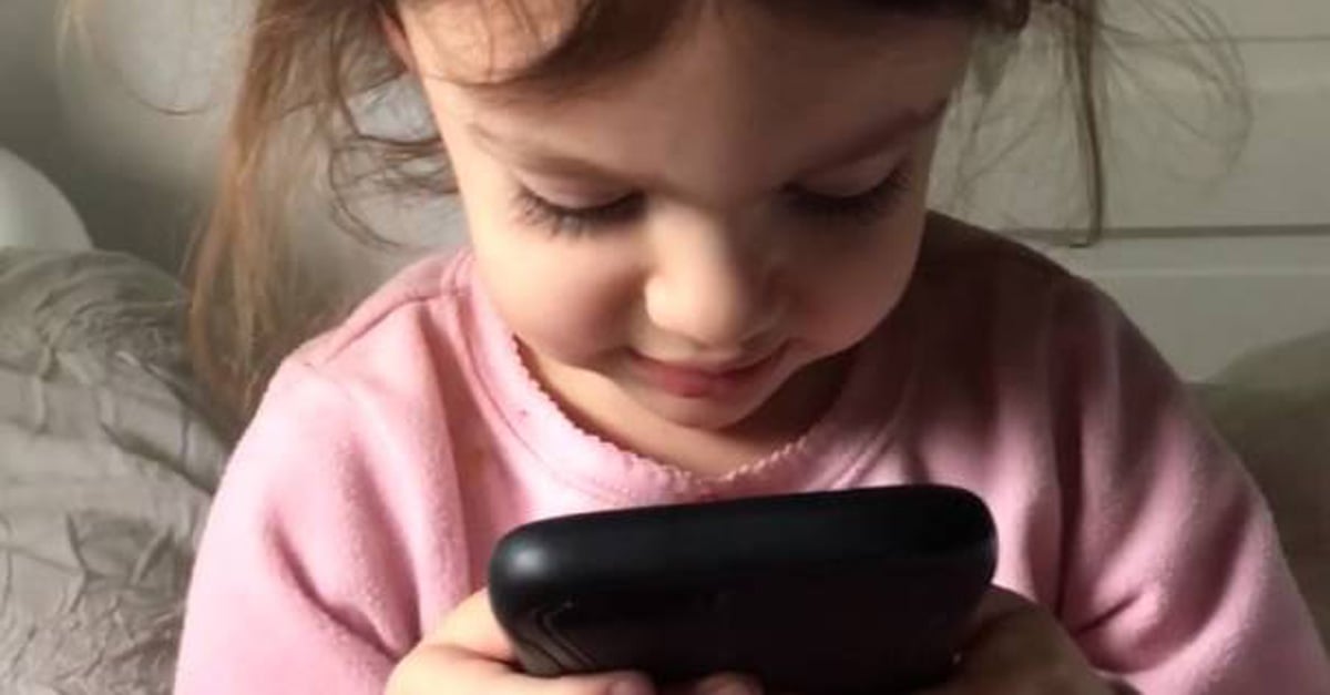 Toddler Talking to iPhone's Siri | PS Family