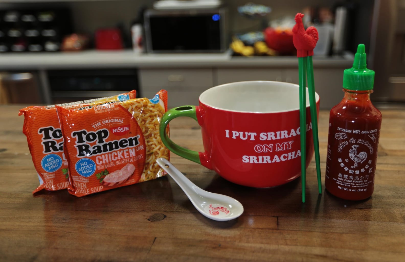 This Sriracha Ramen Noodle Gift Set From Walmart Is Only $15 | POPSUGAR ...