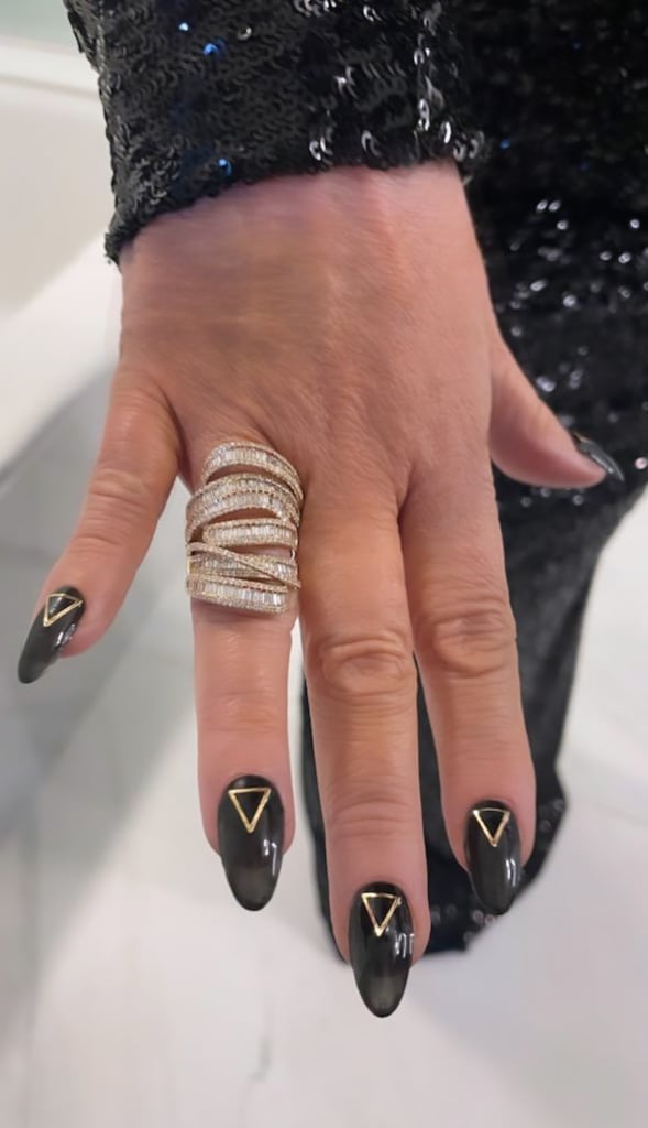 Jennifer Coolidge's "Goth" Nails at the 2023 Golden Globes | POPSUGAR ...