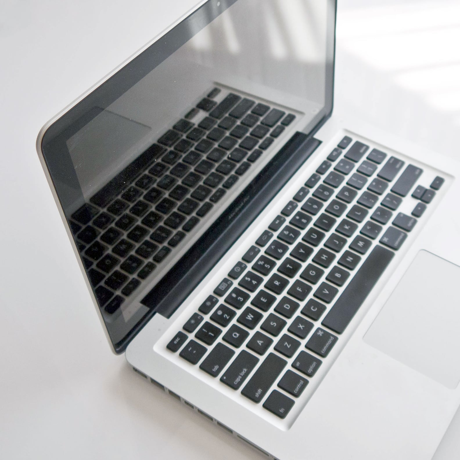 Homemade Monitor Cleaning Spray | PS Smart Living